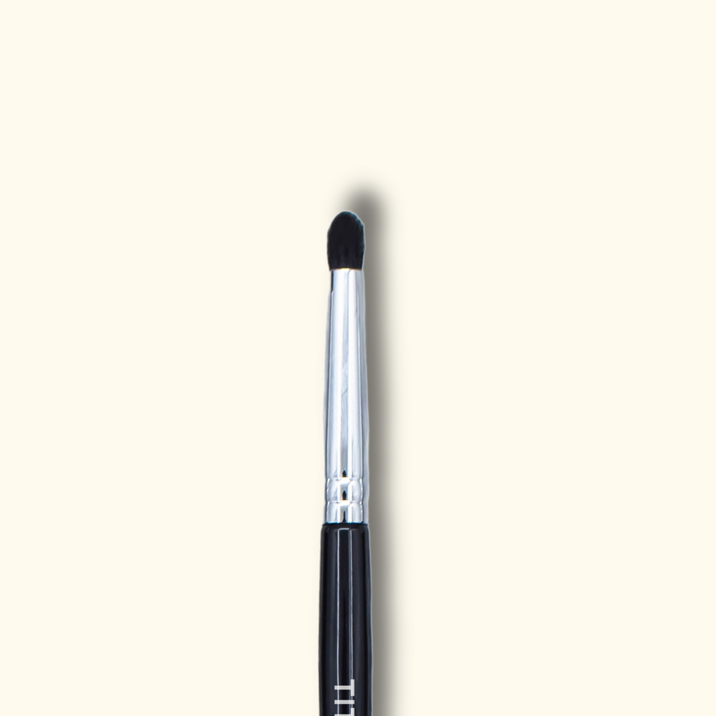 No. 215 Smudging Bullet Brush - Titanic Brush | Smoky Eye Magic ...